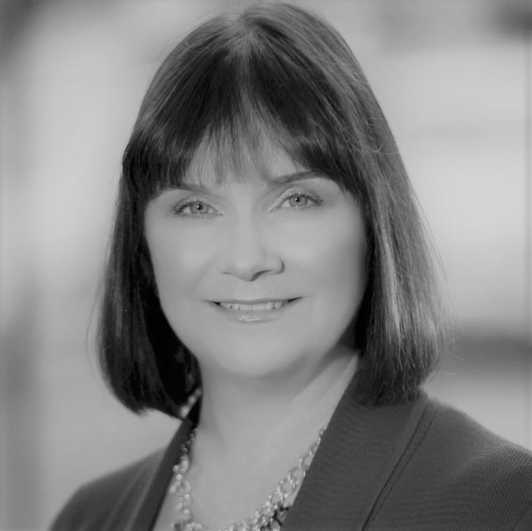 Allison Fogarty B&W - Pinnacle Advisory Group